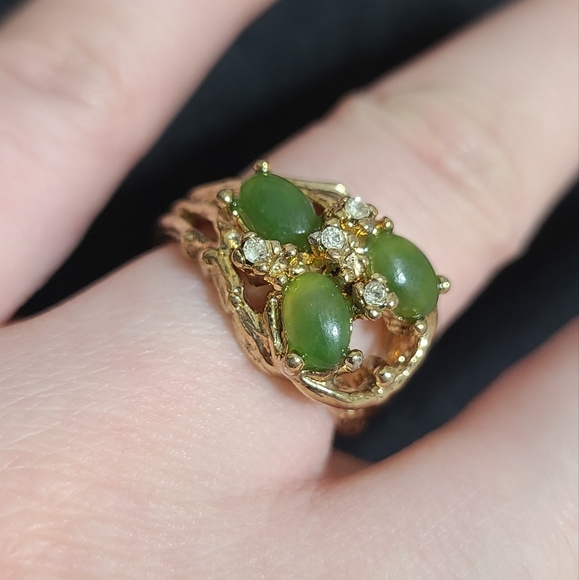 Jewelry | Uncas Mfg Co Vintage Ring With Green Stone | Poshmark